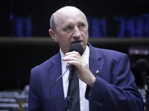 Cassado e sem registro, Neri Geller recebe 310 mil votos e fica em ...