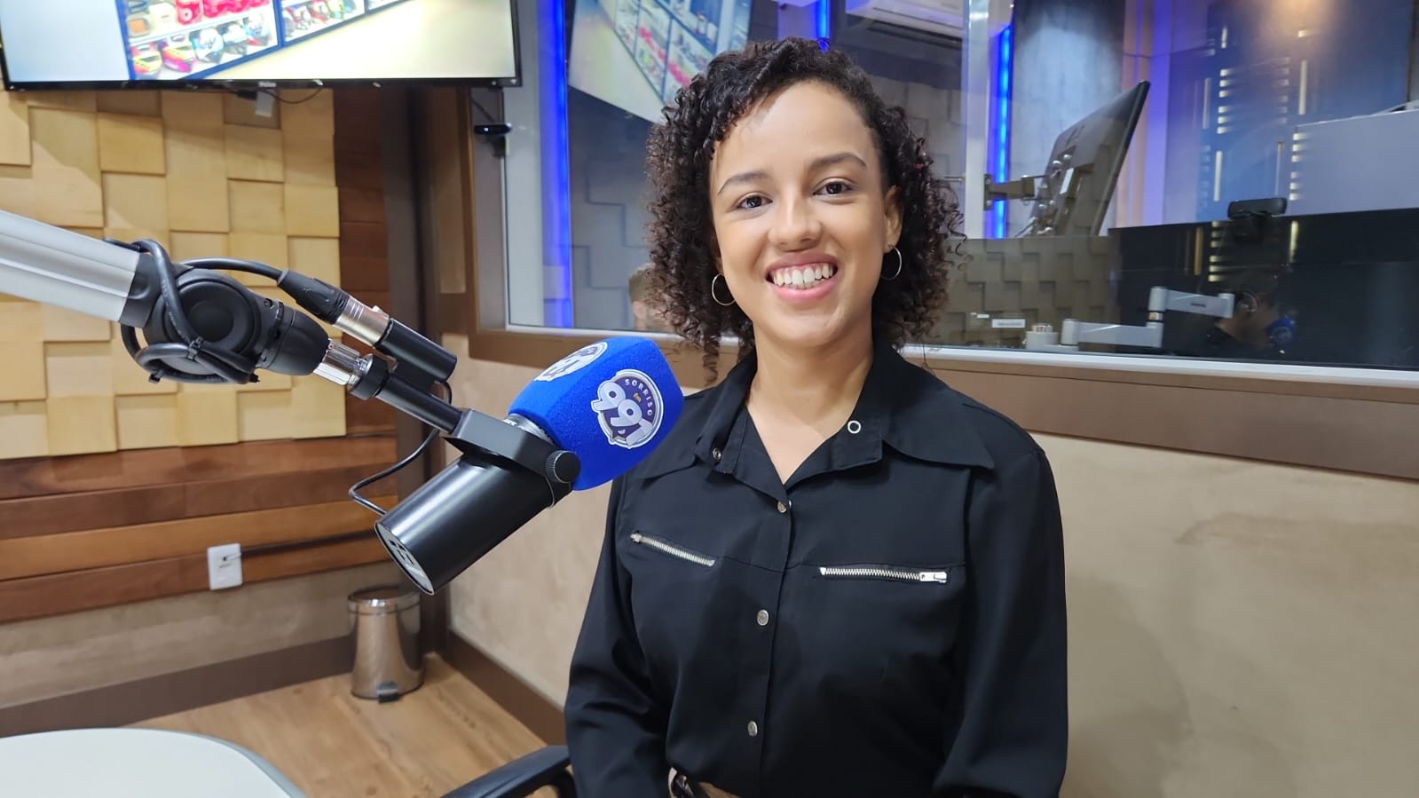 Exposição em homenagem às mulheres segue até o início de abril no ...